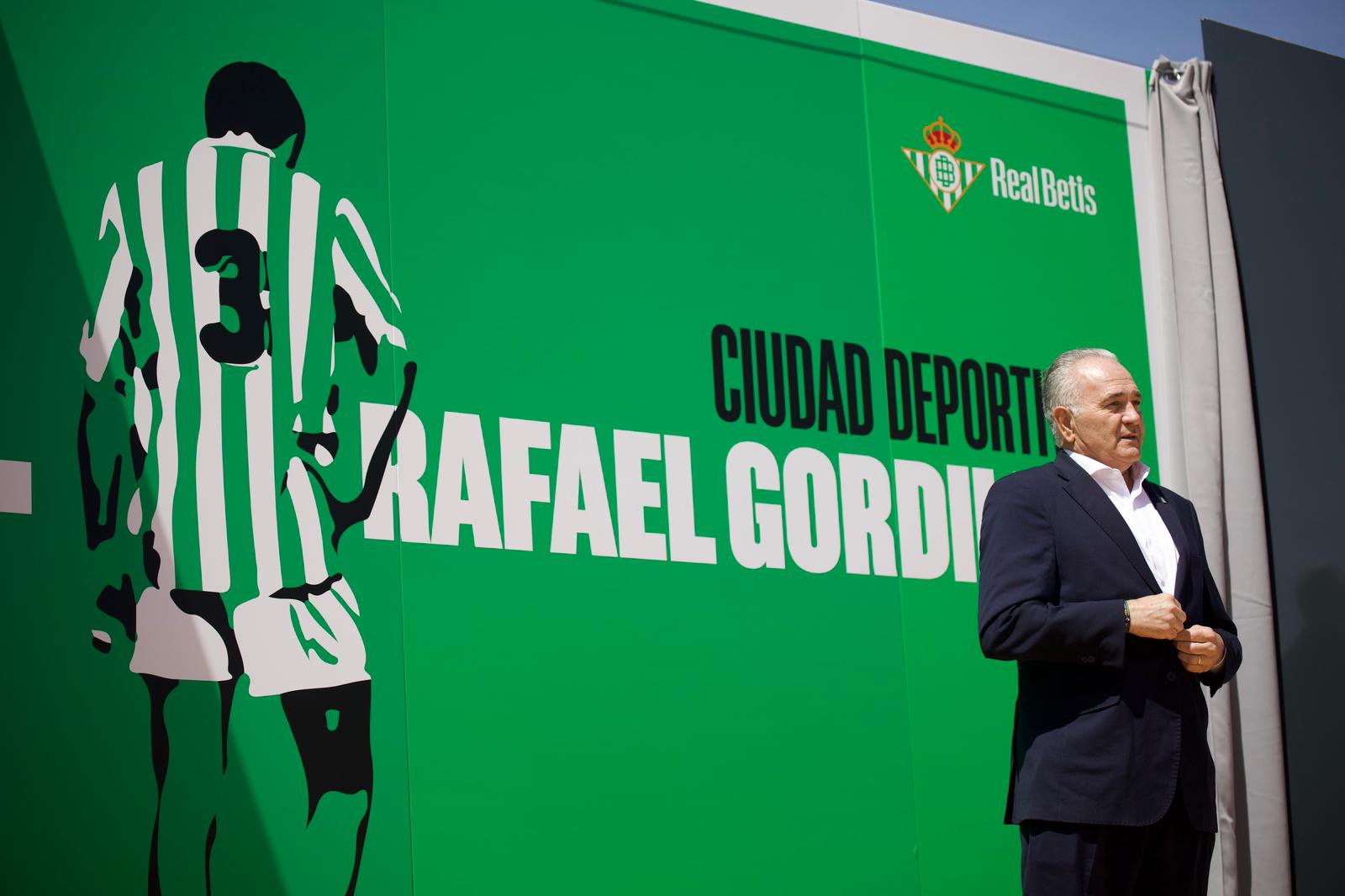 Historia del Real Betis Una propuesta para la Ciudad Deportiva Rafael ...