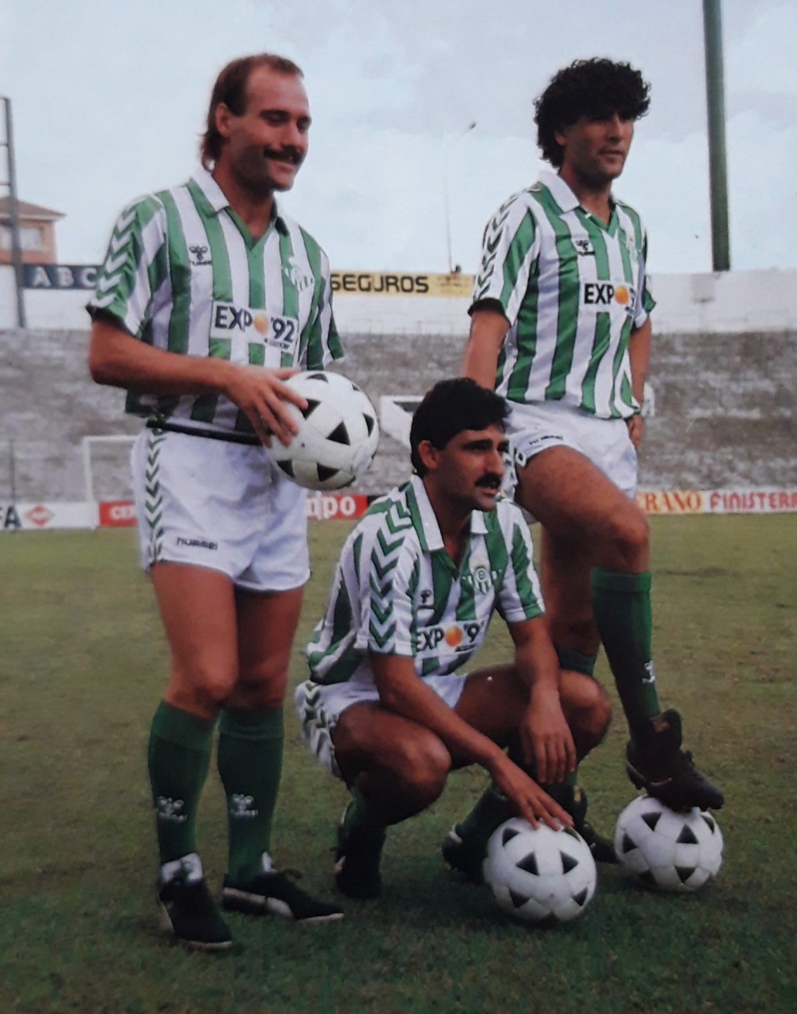 Historia del Real Betis Hoy hace 35 años. Presentación de Hierro, Rojo ...